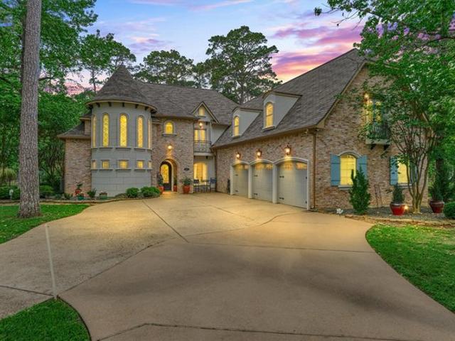 106 Fairwater Dr, Montgomery, TX 77356