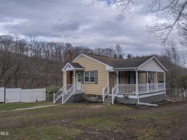 106 Fallon Rd, Tyrone, PA 16686