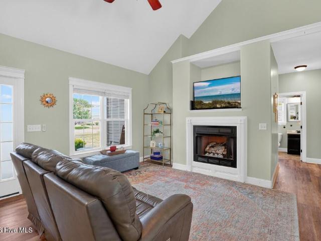 106 Fernie Lane