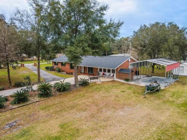 106 Frederick St, Pierson, FL 32180