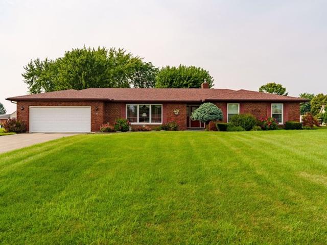 106 Karen Ct, Botkins, OH 45306