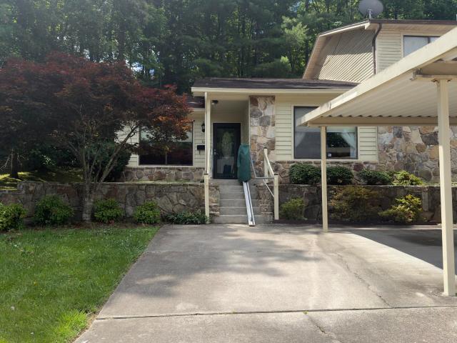 106 Hazleton Lane