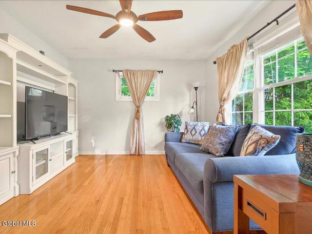 106 Hackett Boulevard