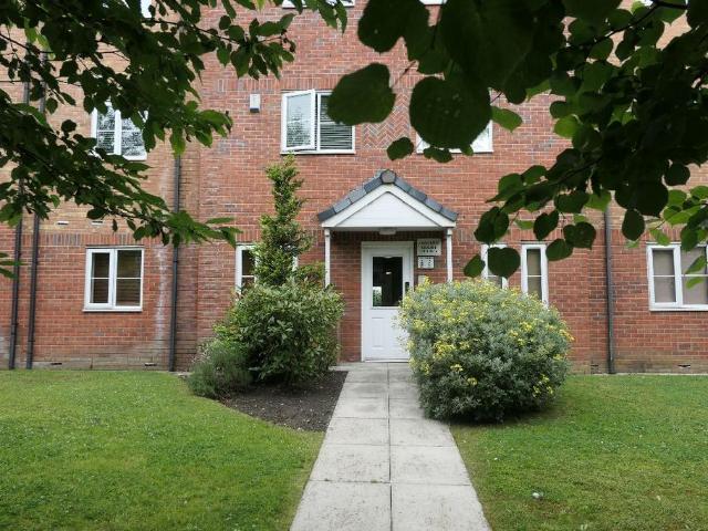 106 Hall Lane, Baguley, Manchester M23 2 bed apartment to rent £1,075 pcm £248 pw