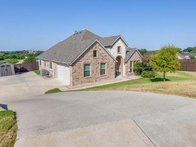 106 Hannah Ct, Weatherford, TX 76085