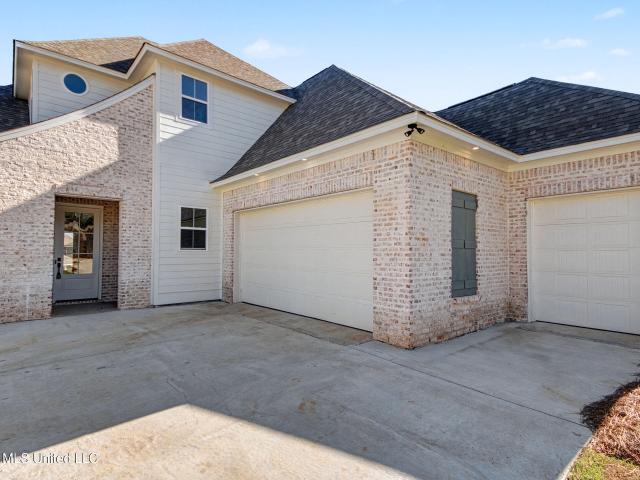 106 Heron'S Bay Circle