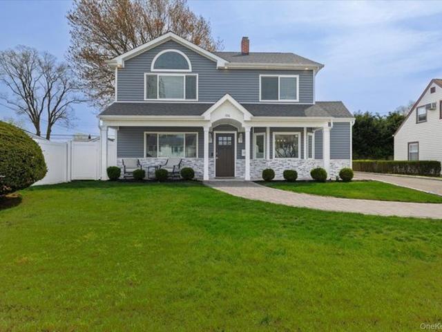 106 Hickory Ln, Levittown, NY 11756