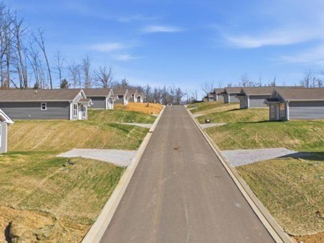 106 Hill Pl, Dickson, TN 37055