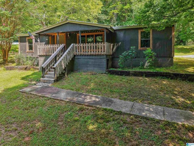 106 Hillsedge Road S