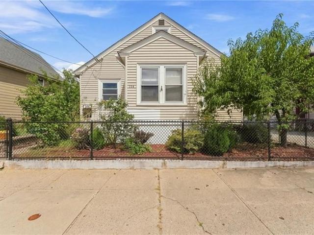 106 John St, Pawtucket, RI 02861