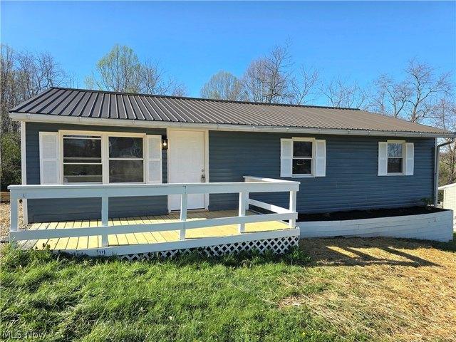 106 Jennifer Dr, Byesville, OH 43723