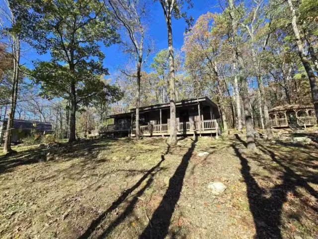 106 OAK PARK LN, FAIRFIELD BAY, AR 72088 Single Family Residen.