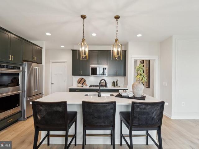 106 Oleander Court