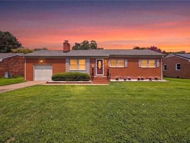 106 Opal Dr, Newport News, VA 23602