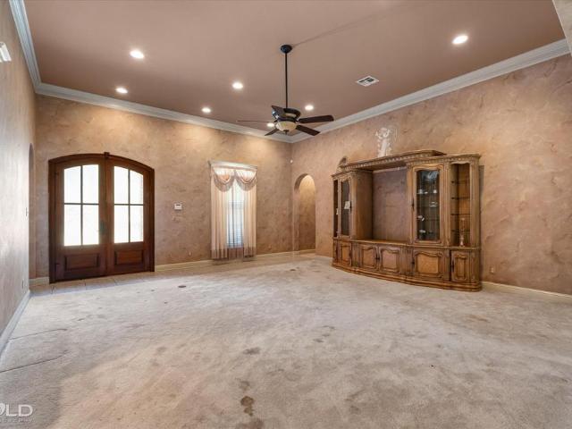 106 Oxford Circle