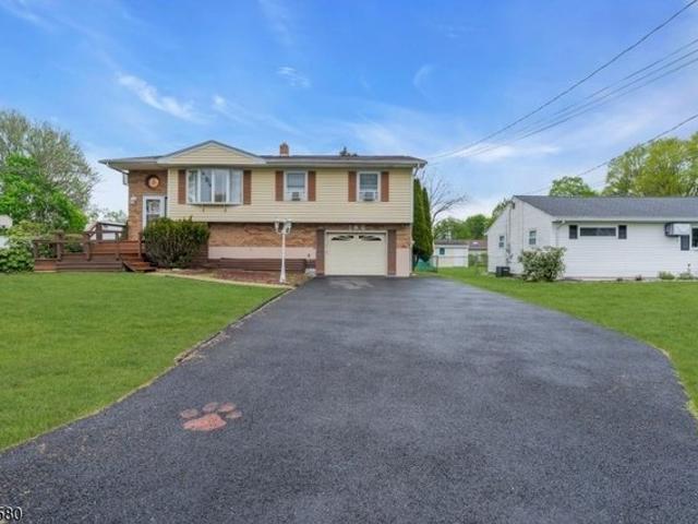 106 Louis Ln, Hackettstown, NJ 07840