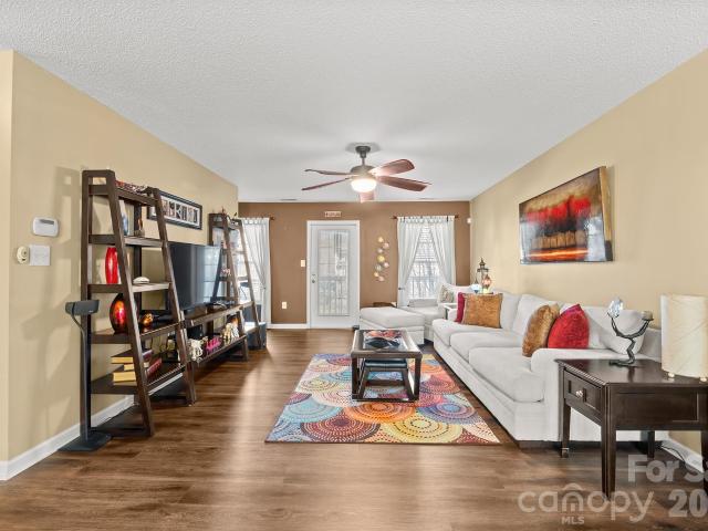 106 Locomotive Ln, Unit 201, Mooresville, NC 28115 | MLS #4337