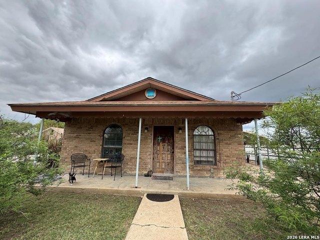 106 Los Sauces St, Eagle Pass, TX 78852