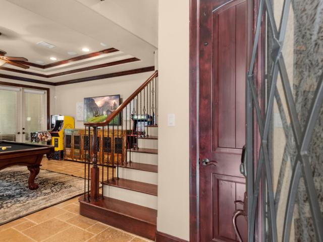 106 La Vie Drive