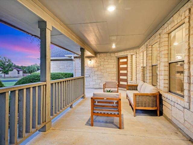 106 Lakeview Ln