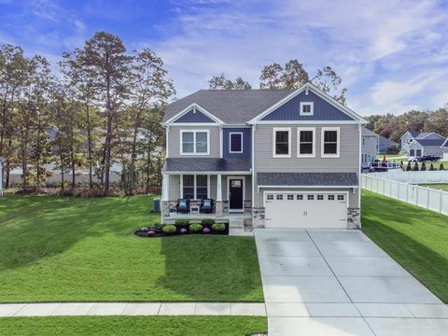 106 Laquinta Dr, Egg Harbor Township, NJ 08234