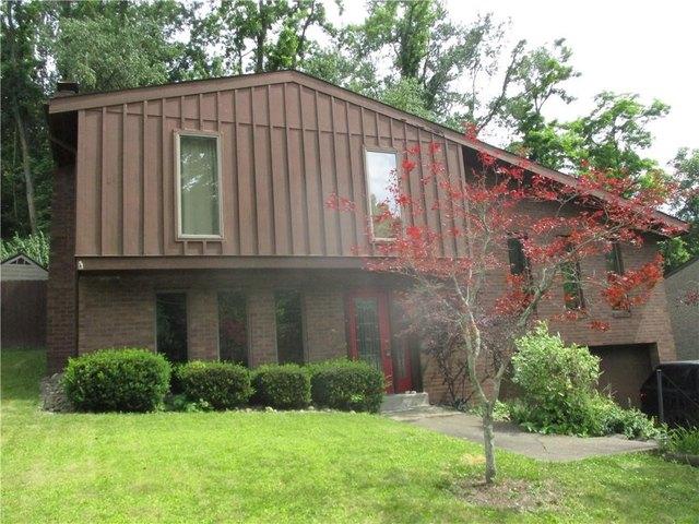 106 Larchwood Dr, Turtle Creek, PA 15145