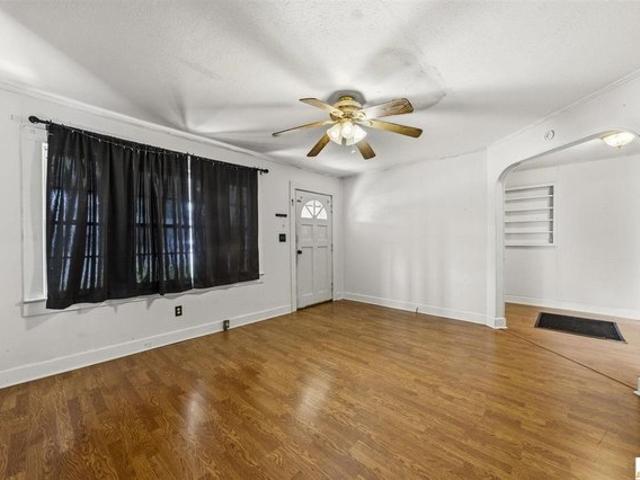 106 Lexington Dr, Glasgow, KY 42141