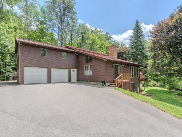 106 Livingston Rd, Meredith, NH 03253