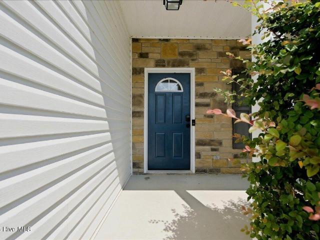 106 Lightwater Court