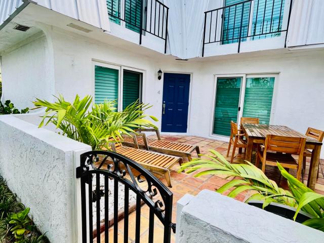 106 Linda Ln, Unit 4, Palm Beach Shores, FL 33404 | MLS #B26013