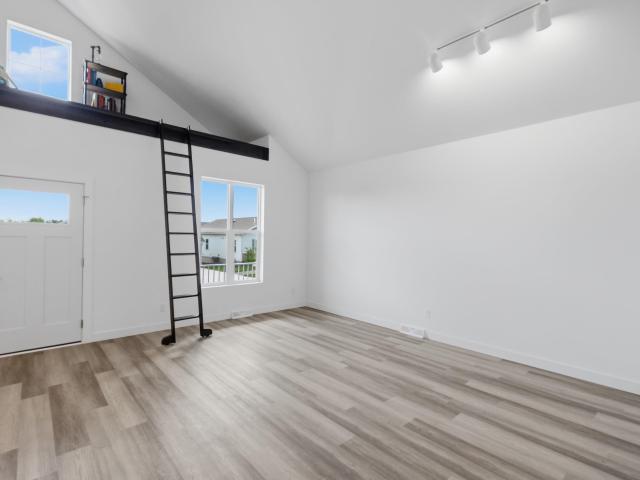 106 Lupine Avenue
