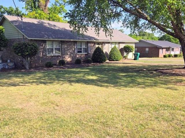 106 Lynnview Dr, Americus, GA 31709