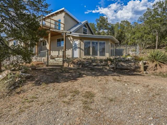 106 Mountain Valley Dr, Edgewood, NM 87015