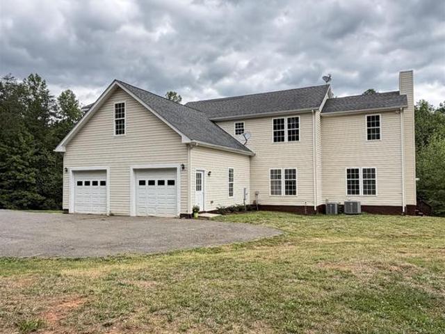 106 Mountainside Dr