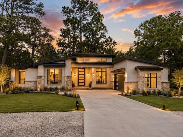 106 Maui Ct, Bastrop, TX 78602