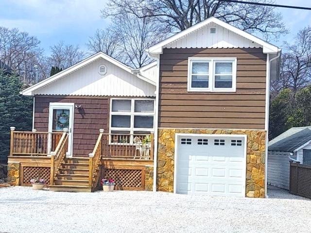 106 Maxim Dr, Hopatcong, NJ 07843 | MLS #4017 | Compass