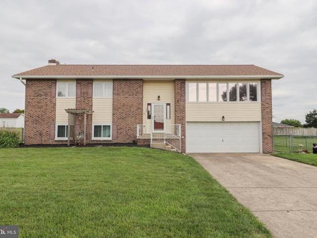 106 Malvern Dr, Manchester, PA 17345