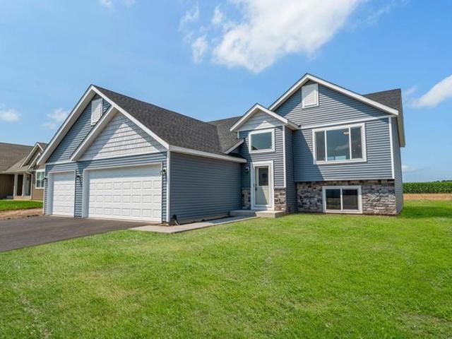 106 Maple Ct, Cannon Falls, MN 55009