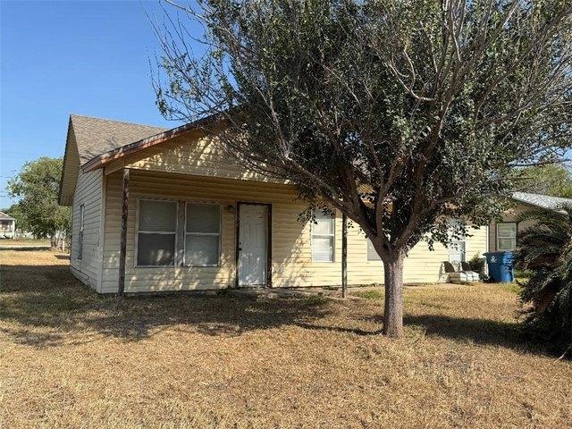 106 Marilyn Dr, Gregory, TX 78359