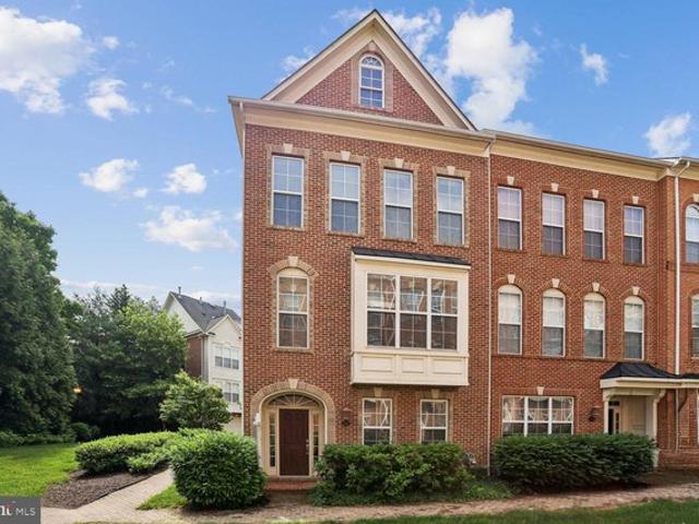 106 Meeting House Station Sq, Herndon, VA 20170