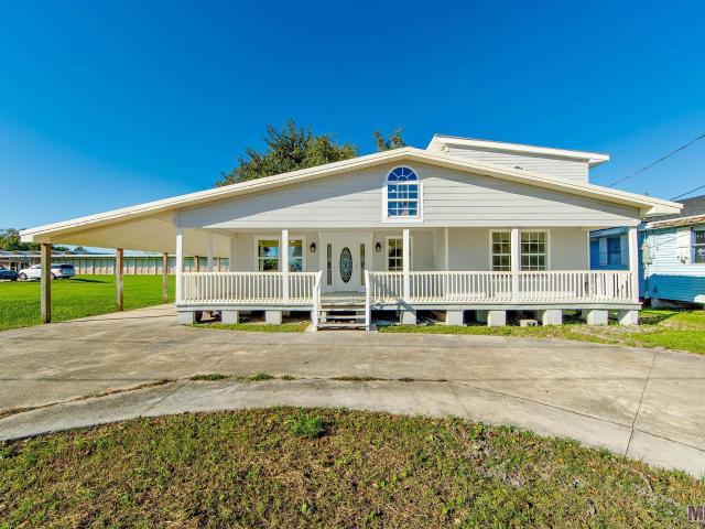 106 N 3rd St, Golden Meadow, LA 70357 | MLS #BY2025000 | Compass