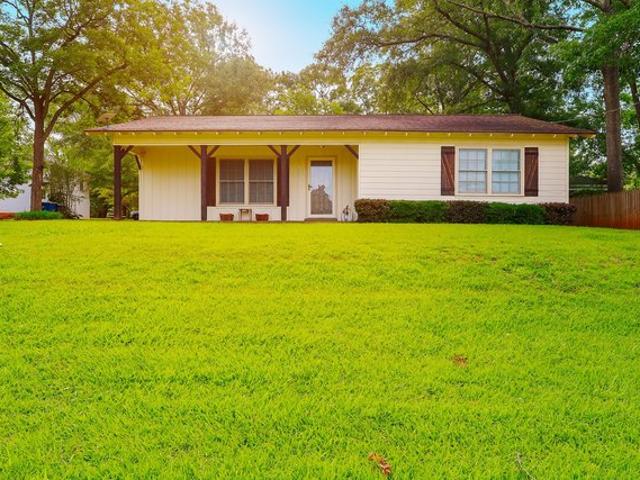 106 N Ayish St, San Augustine, TX 75972