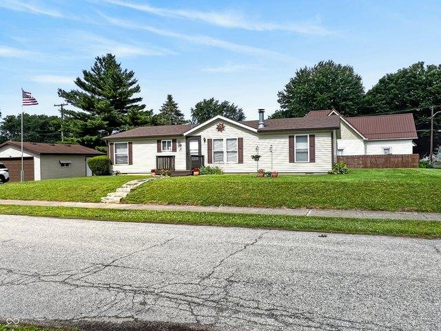106 N East St, Carthage, IN 46115