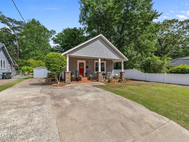 106 N Oleander Avenue