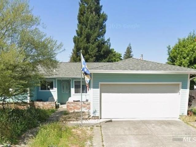 106 Northpark Dr, Vacaville, CA 95688