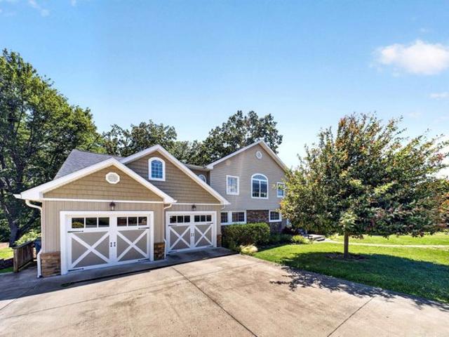 106 New Hampshire Dr, Ashland, KY 41101