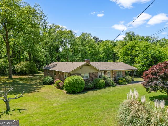 106 NE E Valley Rd