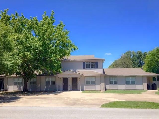 106 NW Park St, Bentonville, AR 72712
