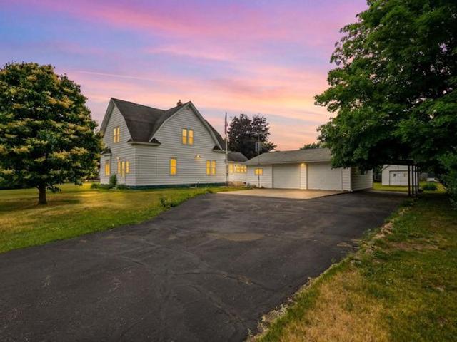 106 S 7th St, Avoca, WI 53506