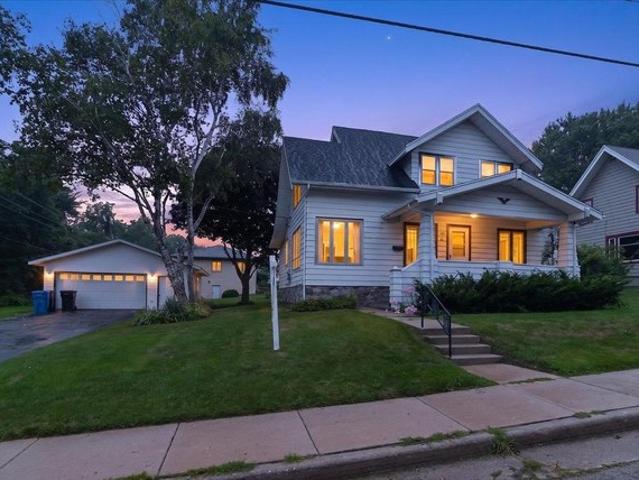 106 S 8th St, Mount Horeb, WI 53572